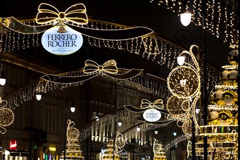 Świąteczna iluminacja w Warszawie 2023 2024 Zapraszamy na świąteczny