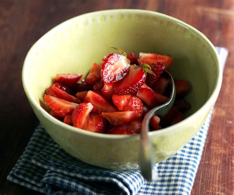 Dessert Rapide Salade De Fraises Au Basilic