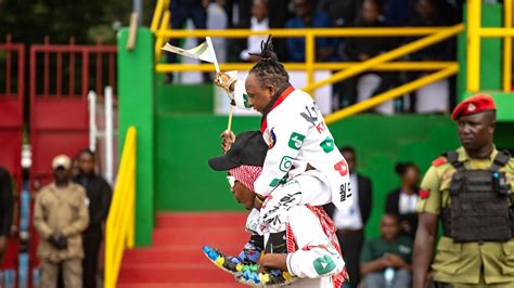 RC MAKONDA AWAAPISHA WADUDU WA ARUSHA WALA KIAPO RASMI TUTAPAMBANA NA