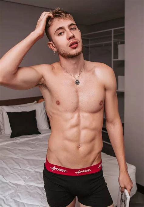 Toda as fotos do Youtuber Léo Picon pelado mostrando quase tudo Todos