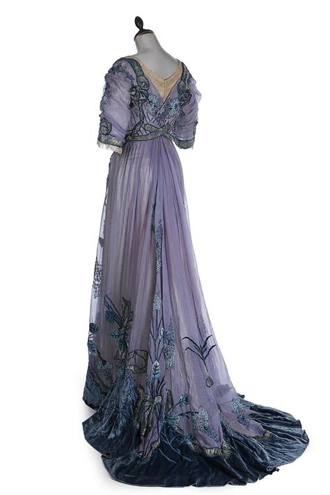Sold At Auction A Verhaeren Of New York Embroidered Silk Evening Gown