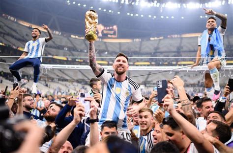 Vuelve El Campe N Messi Viaja A Qatar A Un Mes De Levantar La Copa Del
