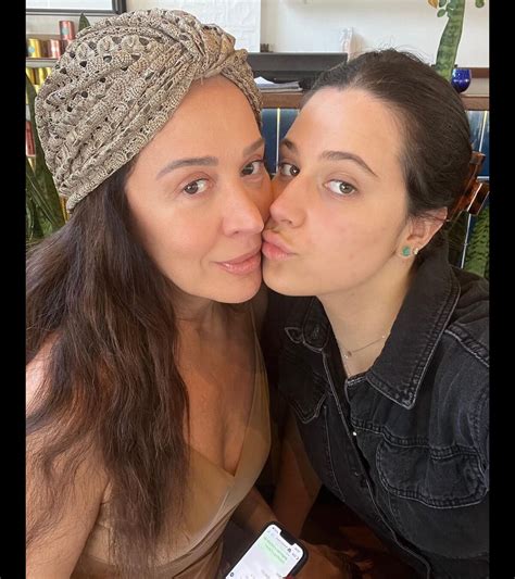 Foto Grávida de Sophia Claudia Raia começou a ter barriga aos 3 meses