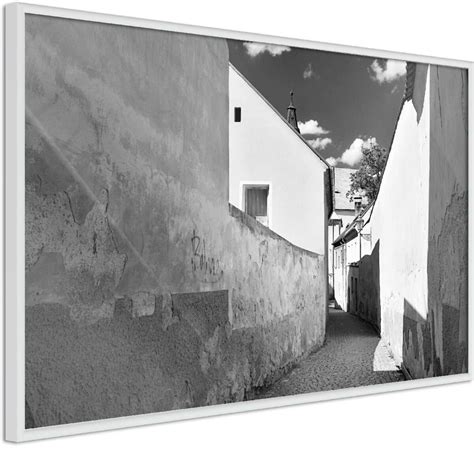 Juliste Artgeist Narrow Street kehyksillä eri kokoja Taloon