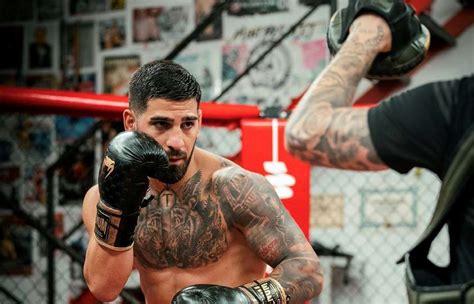 Emocionante Encuentro De Ilia Topuria Y Sergio Ramos En La UFC El