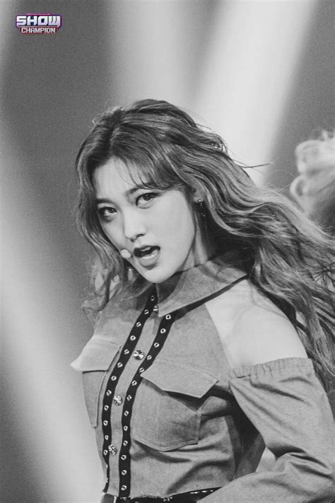 loona에 있는 tiana님의 핀 소녀 1일