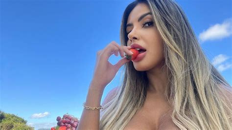 Saiba Quem Janaina Prazeres Brasileira Eleita Como Mulher Perfeita