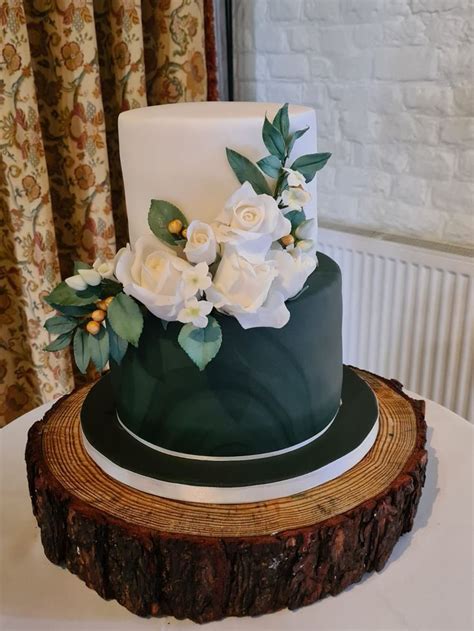 Dark Green And White Wedding Cake Green Wedding Cake Dark Green