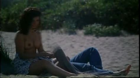 Laura Gualtieri Desnuda En P O Box Tinto Brass