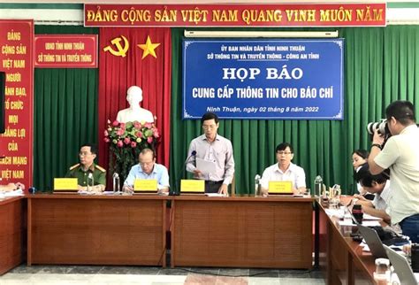 Vụ nữ sinh tử vong ở Ninh Thuận Tài xế ô tô sử dụng điện thoại khi lái