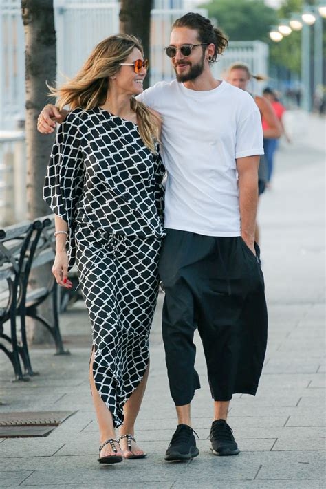 Photo Heidi Klum Et Son Compagnon Tom Kaulitz S Embrassent Dans Les