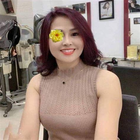 Ngọc Trang Chị gái lớn tuổi tìm trai 6 múi Máy Bay Bà Già AZ