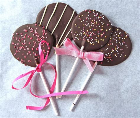 Cómo hacer piruletas de chocolate caseras y fáciles para niños Receta