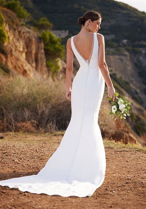 D3763 Wedding Dress From Essense Of Australia Hitched Co Uk