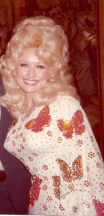 Dolly Parton Gorgeous And Busty Beautiful Celebrities Beautiful Actresses Beautiful Women