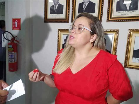Deputada Michelle Melo escolhe denunciar ameaça anônima à Polícia