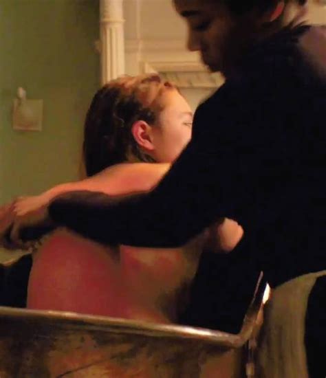 Florence Pugh Tit Jiggle Butt Scrolller