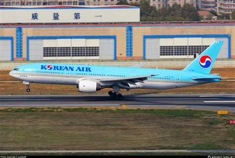 HL7526 Korean Air Boeing 777 2B5ER Photo By Sunshydl ID 733139