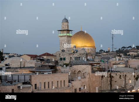 Vue sur la mosquée Al asaq et le mur occidental dans la vieille ville