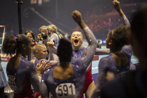 Us Women S Gymnastics Team Wins Sixth Consecutive Gold Popsugar Fitness