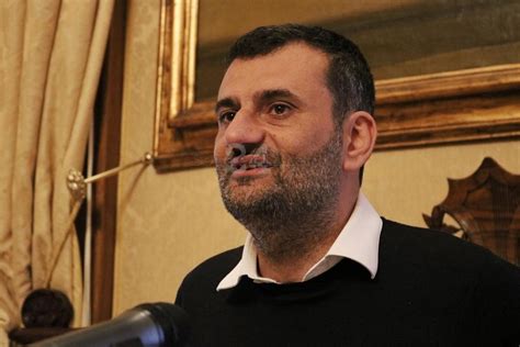 Bari il bilancio di fine anno del sindaco Decaro 2018 difficile Più