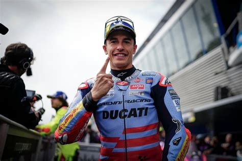 Marc Márquez domina en lluvia y logra primera pole con Ducati en MotoGP