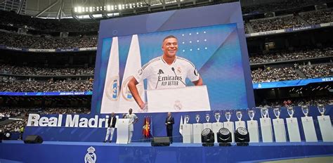 Kylian Mbappé Sorprende En El Santiago Bernabéu Con Su Fluidez En