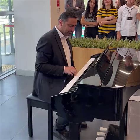 serbestiyet on Twitter HÜDA PARın piyano çalan genç sözcüsü Serkan