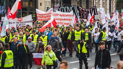 Warszawa Protest roników pod ministerstwem Rolnicy zapowiadają