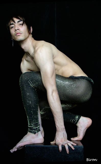 Caballeros del Clóset Retrospectiva del desnudo masculino en París