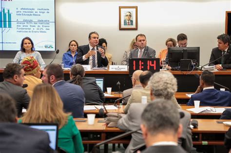 Deputado Moses Rodrigues preside audiência ministro Camilo Santana