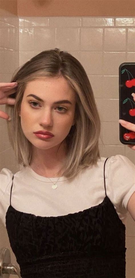 50 New Haircut Ideas For Women To Try In 2023 Middle Part Bronde Lob