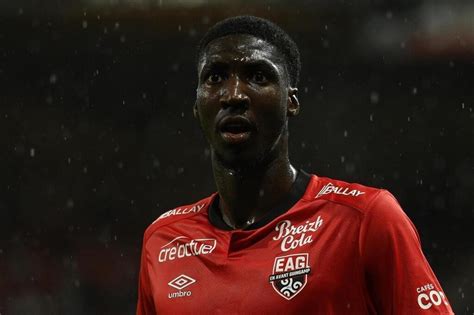 DIRECT Rodez EA Guingamp suivez le match de la 14e journée de