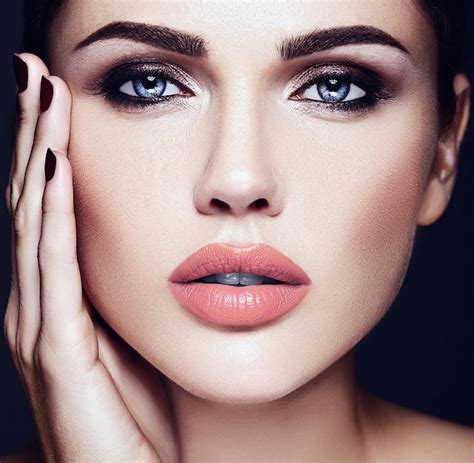 Retrato De Glamour Sensual Da Senhora Modelo Linda Mulher Cor De