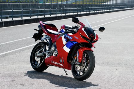 Ya Es Oficial Una Nueva Honda Cbr Rr Llegar A Europa En Para