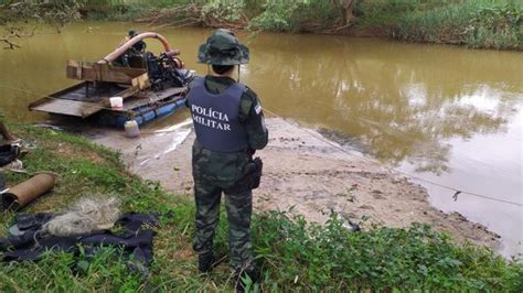 A Gazeta PM flagra garimpo ilegal em rio de Guaçuí no Caparaó