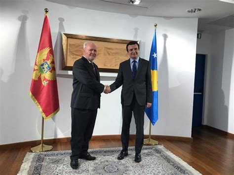 Kurti takohet me ambasadorin e Malit të Zi në Kosovë Telegrafi