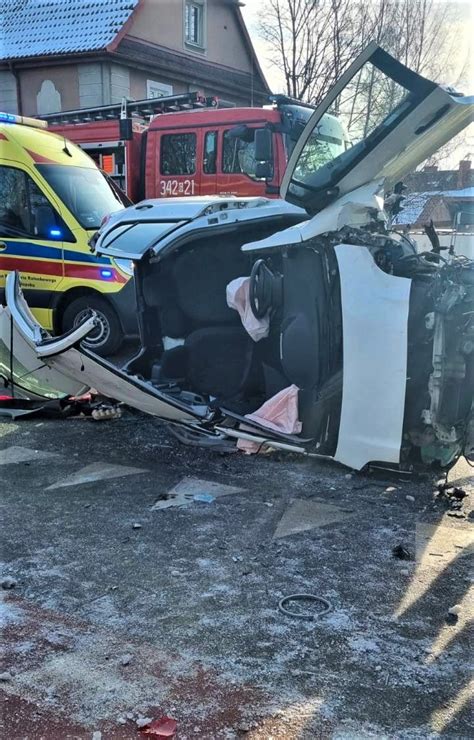 Koszmarny wypadek w centrum Słupska Cztery osoby poszkodowane FOTO