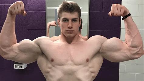 Step By Step Tutorial On How To Flex Pecs With Pictures Videos And Faqs Healthsoothe