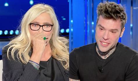 Fedez in lacrime a Domenica In da Mara Venier perchè Il motivo