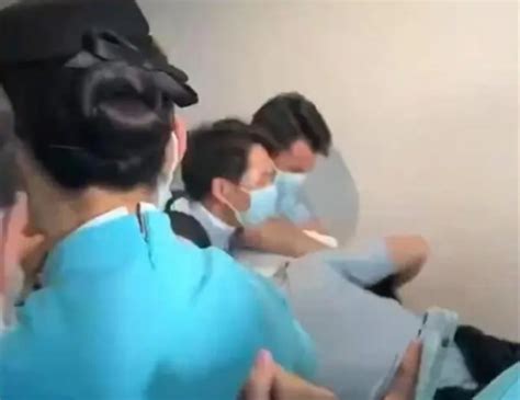 중국 女승무원들 몰카 찍은 용의자 잡고 보니 조종사 신원 공개해야 나우뉴스