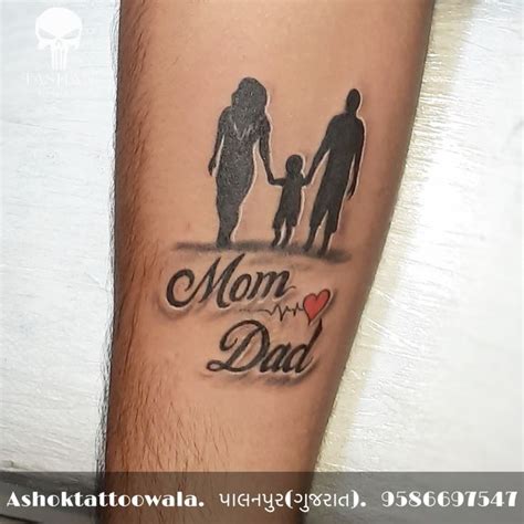 Mom Dad Tattoo Mom Dad Tattoo On Finger Tattoo Artist Mom