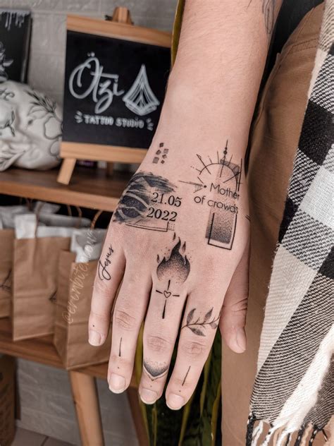 Tatuagem nas Mãos e Dedos em 2024 Tatuagem na mão Tatuagem Tatuagem