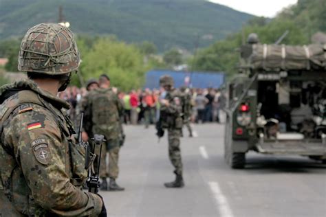 NATO Vermittelt Im Grenzstreit Serbien Und Kosovo Einigen Sich N Tv De
