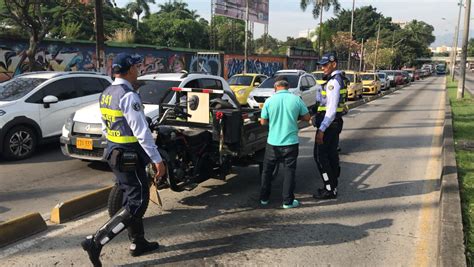 Secretaría de Movilidad de Cali on Twitter A respetar las vías Así