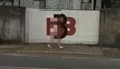 Vídeo homem é flagrado andando pelado pelas ruas de São Joaquim