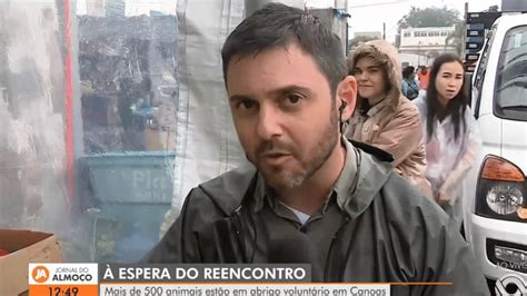 RS voluntários interrompem reportagem gritos de Globo lixo