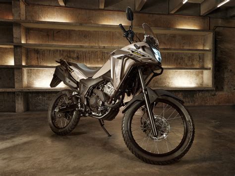 Honda XRE 300 Sahara é apresentada oficialmente Revista Moto Adventure