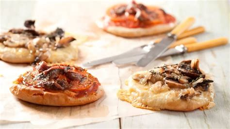 Cómo hacer una pizza de anchoas y champiñones a la parrilla con la