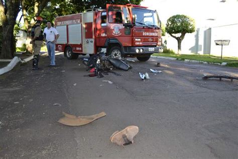 Acidente Entre Moto E Caminhonete Deixa Dois Em Estado Grave Na Capital